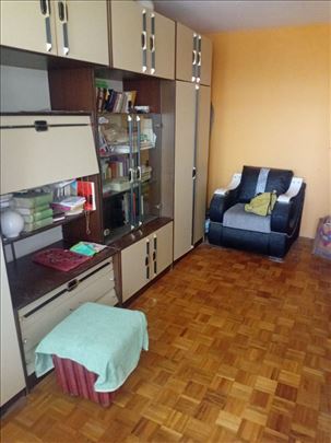 Prodaje se jednosoban stan u centru kod Rode