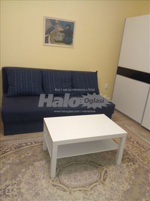 Izdajem jednosoban stan na Severnom bulevaru