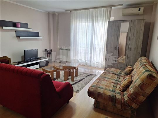 Garsonjera kod TC Piramida