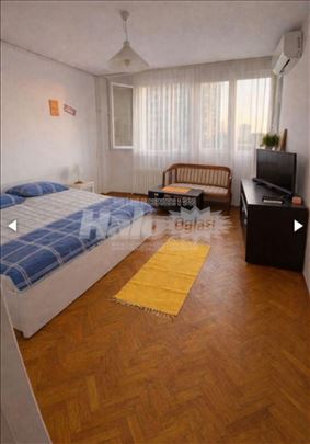 Izdavanje stana Novi Beograd,Fontana,Stari Merkato