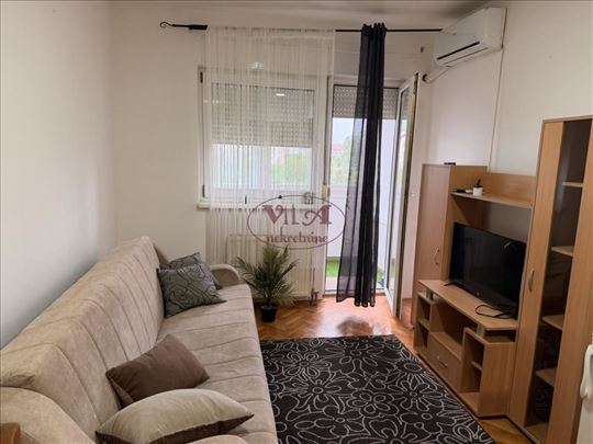 Novi Sad, Detelinara, Lepa garsonjera