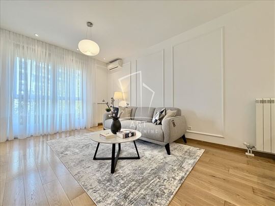 Ekskluzivan, neuseljavan stan u Central Garden kom