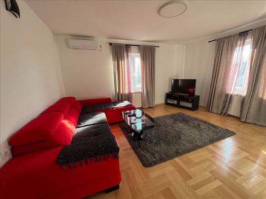 Izdaje se duplex 100 mkv u blizini bolnice