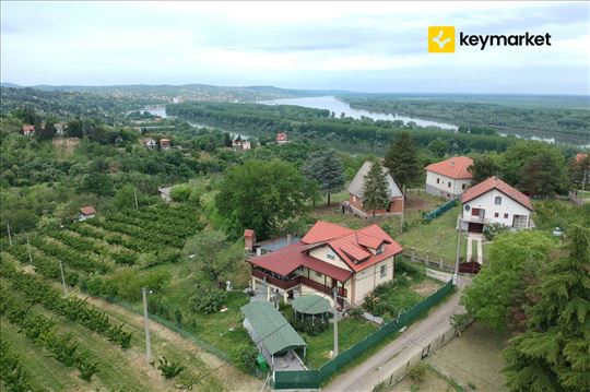 Uknjižena kuća 181m2 sa 11 ari dvorišta