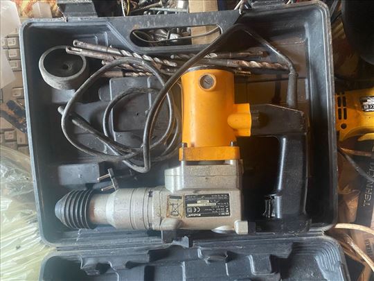 Udarna busilica/hilti