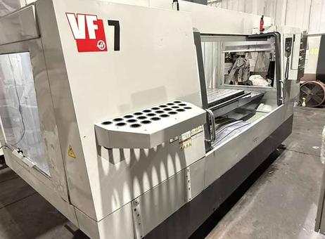 2011 Haas VF-7/40, 24-станични бочно монтирани АТС, погон 4. осе, програмабилно хлађење, даљински управљач за померање, 7500 о/мин
