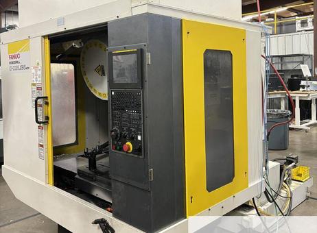 Verticalni CNC obradni centar sa 5 osa Fanuc Robodrill D21LiB5-24K-ADV-F004B 2020. godina sa produženim hodom
