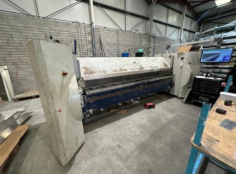 2006 Schroder SPB 3200/3.0 CNC Mašina za savijanje lima