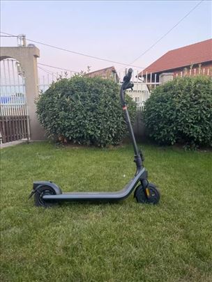 Prodajem trotinet u odličnom stanju
