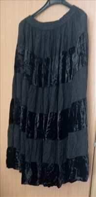 Nekoriscena maxi crna suknja,hit leta XL