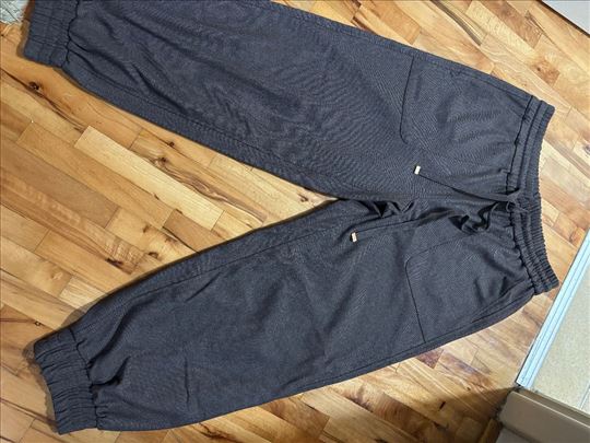 Zara pantalone novo