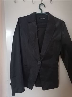 Komplet odelo skoro novo