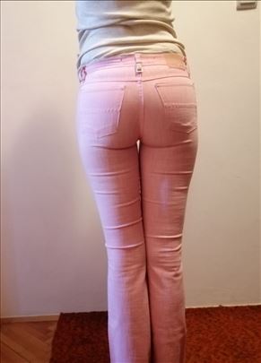 Roze farmerke