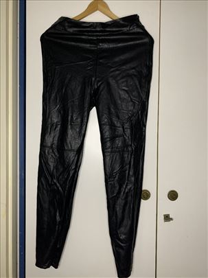 Stradivarius kožne pantalone