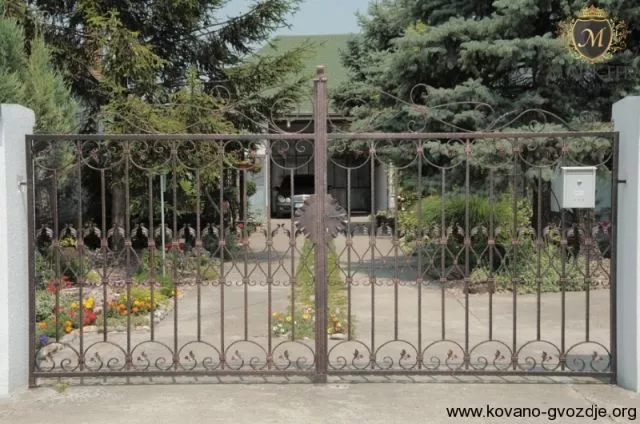 KOVANE KAPIJE - MODEL 54
