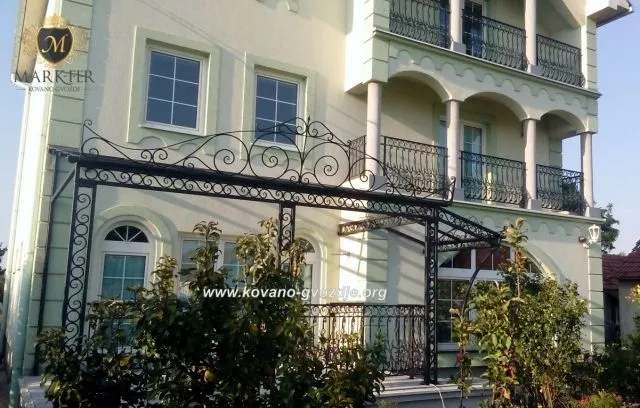NADSTREŠNICA OD KOVANOG GVOŽĐA - MODEL 4