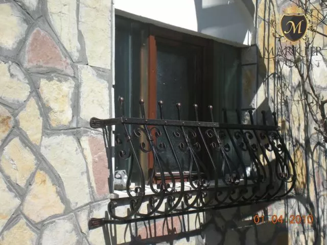 KOVANE ZAŠTITNE REŠETKE ZA PROZOR - MODEL 23