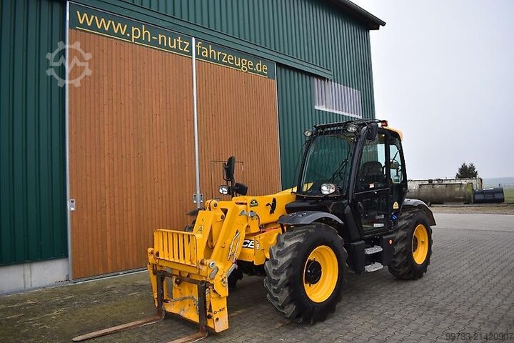 Teleskopski utovarivač
JCB 531-70 Agri