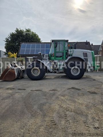 Utovarivač na točkovima
CATERPILLAR 950M