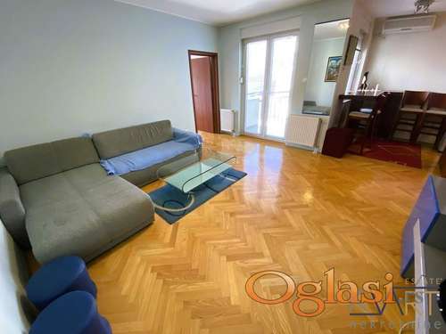 NOVI SAD - CENTAR - 53m2 - 440 evra