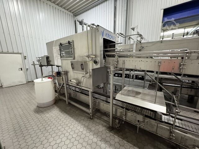 Krones K6W-25-S-E Mašina za pranje gajbi (2000)
Krones Kastenwascher