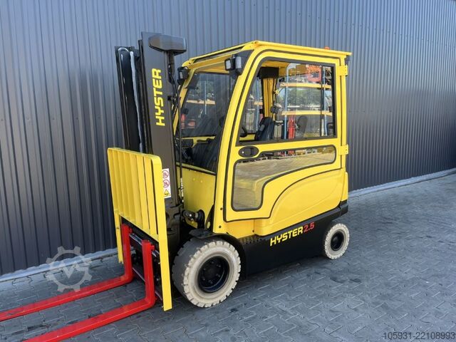Električni viljuškar za 4 točka
Hyster J2.5XN