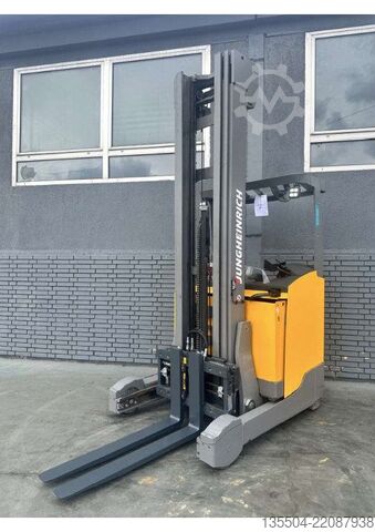 Reach truck
Jungheinrich ETV214