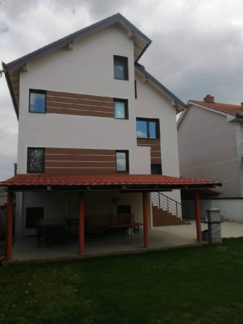 Kuća 420 m2 Pančevo