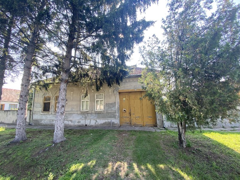 Kuća na prodaju u centru Pačira, 319 m² na placu o