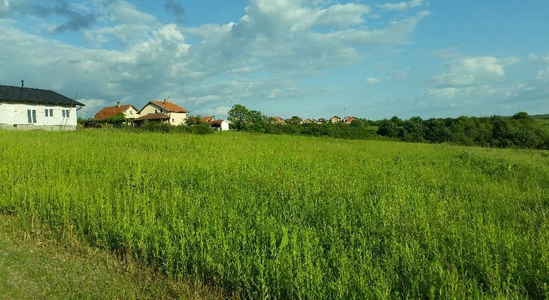 Plac 58,70 ari Sremčica Beograd