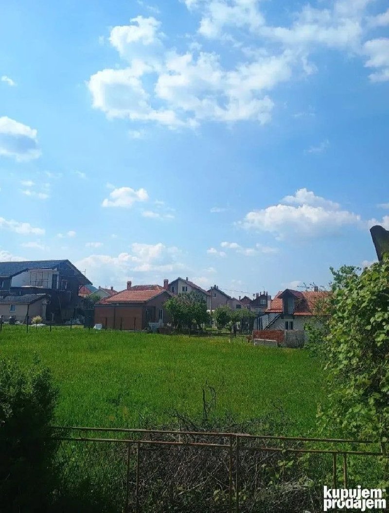 Plac 9,80 ari Arandjelovac
