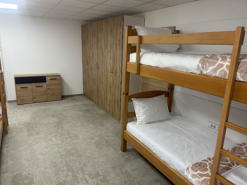 Izdajem sobe u Borči - hostelski tip smeštaja