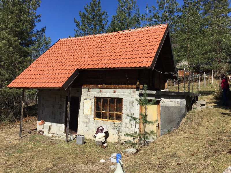 Prodajem vikendicu na Jelovoj Gori-Uzice