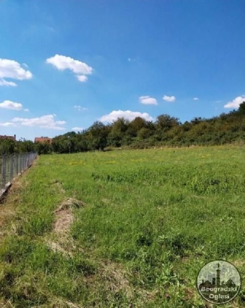 Plac sa dozvolom za gradnju 1606 m2 Barič