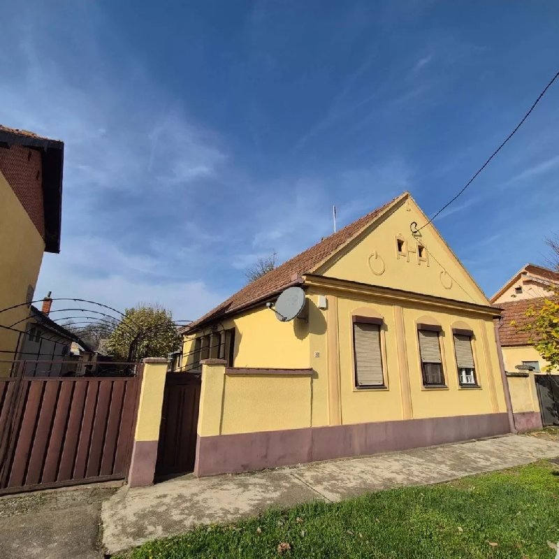 Prodajem izuzetnu kucu na selu,kompletno sredjenu