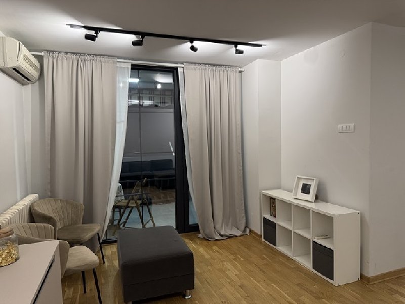 Izdaje se izuzetan,spojeni stan 2u1 90m2
