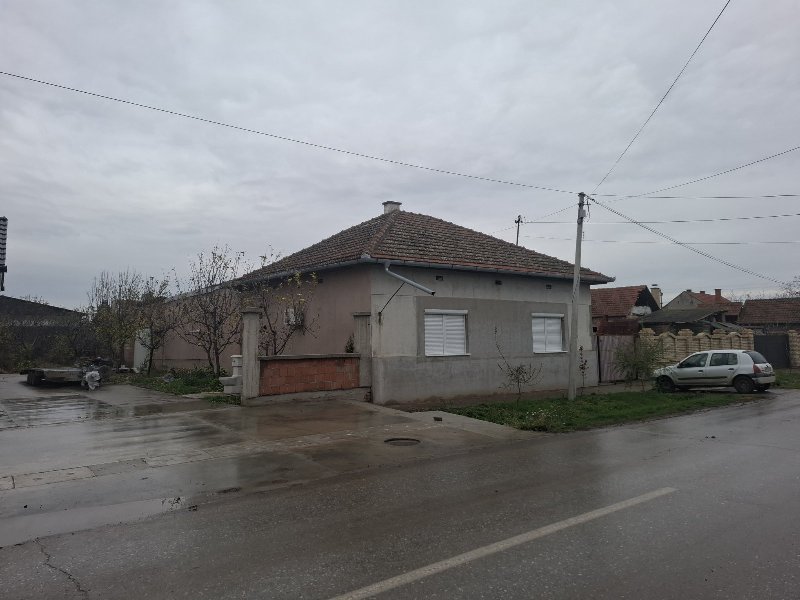 Na prodaju kuca u Novom Beceju