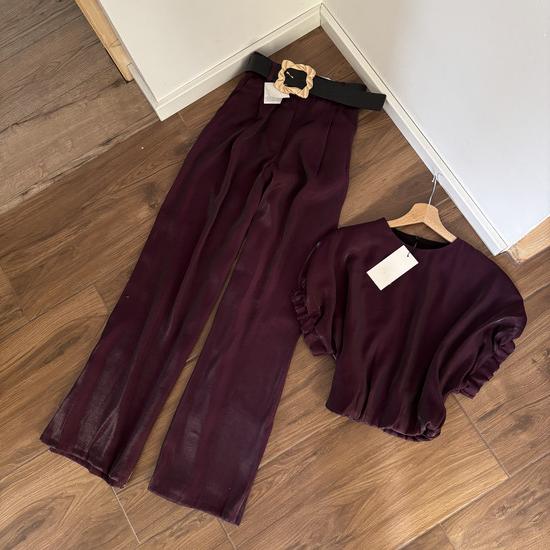 Zara viralni komplet pantalone i top s sjajemNov