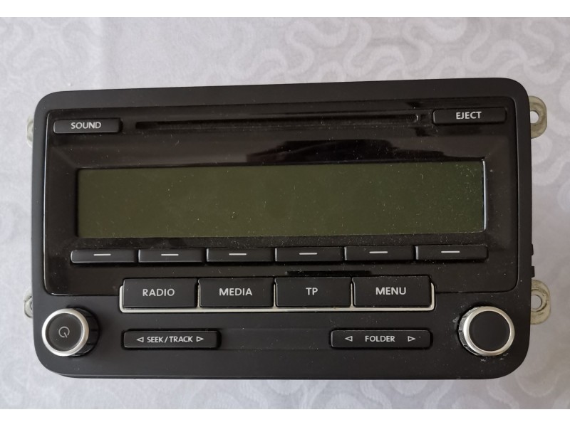 auto radio za Pasat 7
