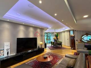 Samostalna porodična vila 330 m², novo, Beograd