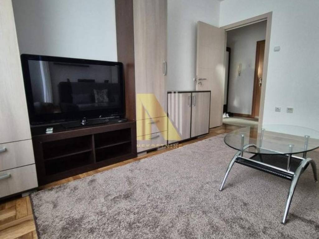 Dvosobni stan prvi sprat, Novi Sad