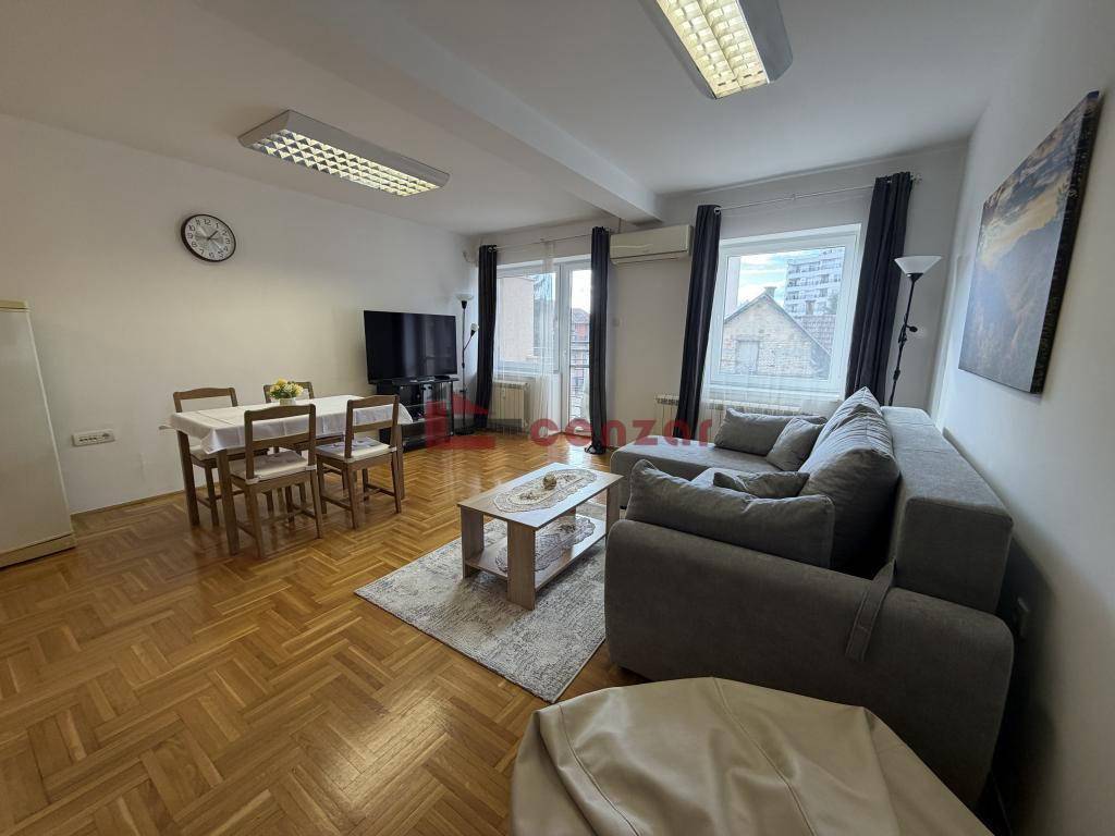 Dvosobni stan 86 m², Subotica