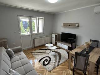 Trosobni stan Ulica Zabrdjanska, Kluz - Zeleno brdo - Olimp, Beograd