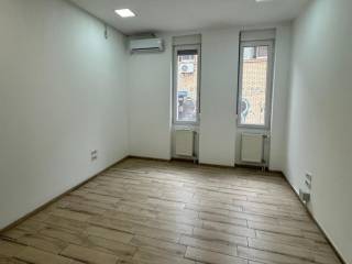 Poslovni prostor za Izdavanje