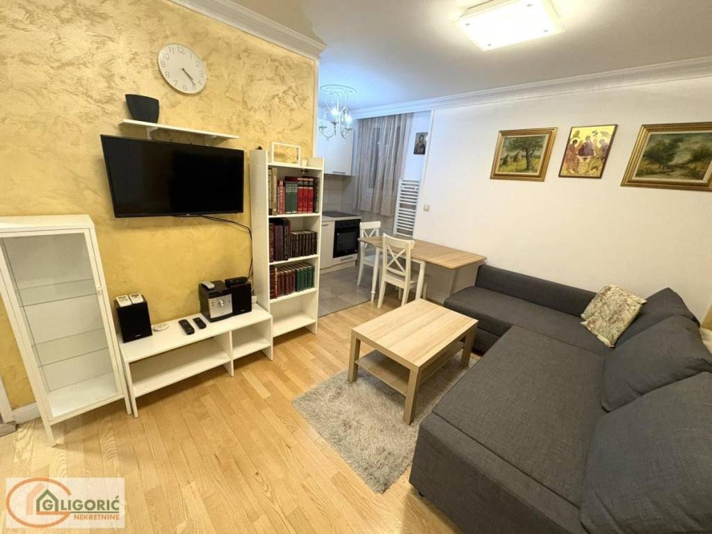Trosobni stan treći sprat, Centar - Skupština - Terazije, Beograd