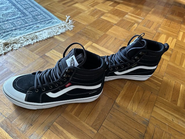 VANS crne duboke patike