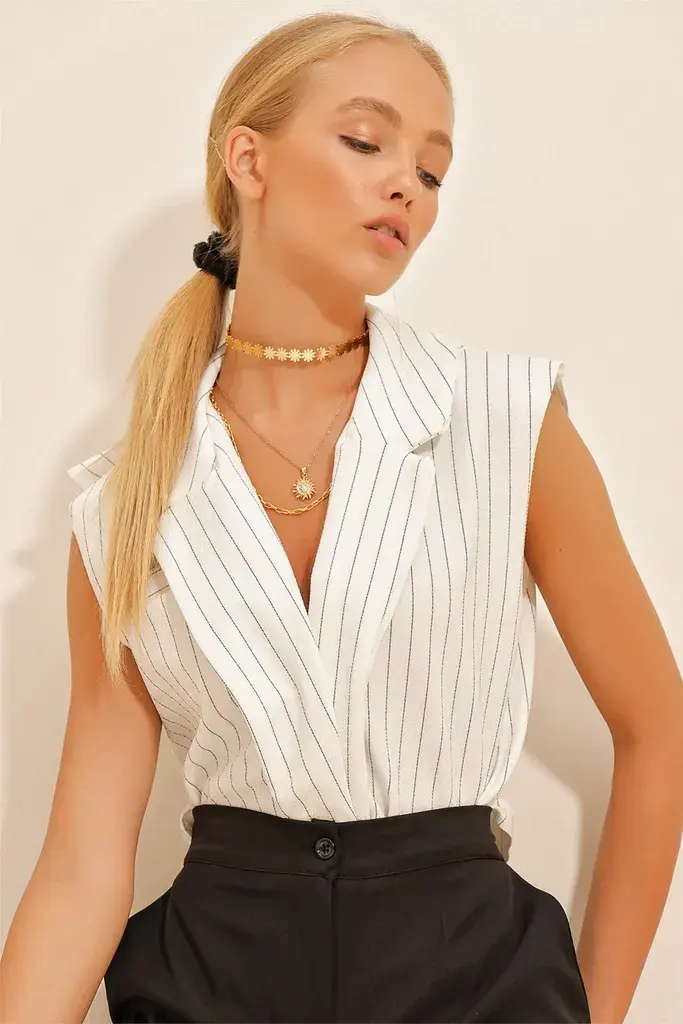 Trend Alacati Stili Ženska bluza bez rukava ALC-X10724, V-izrez, Bela