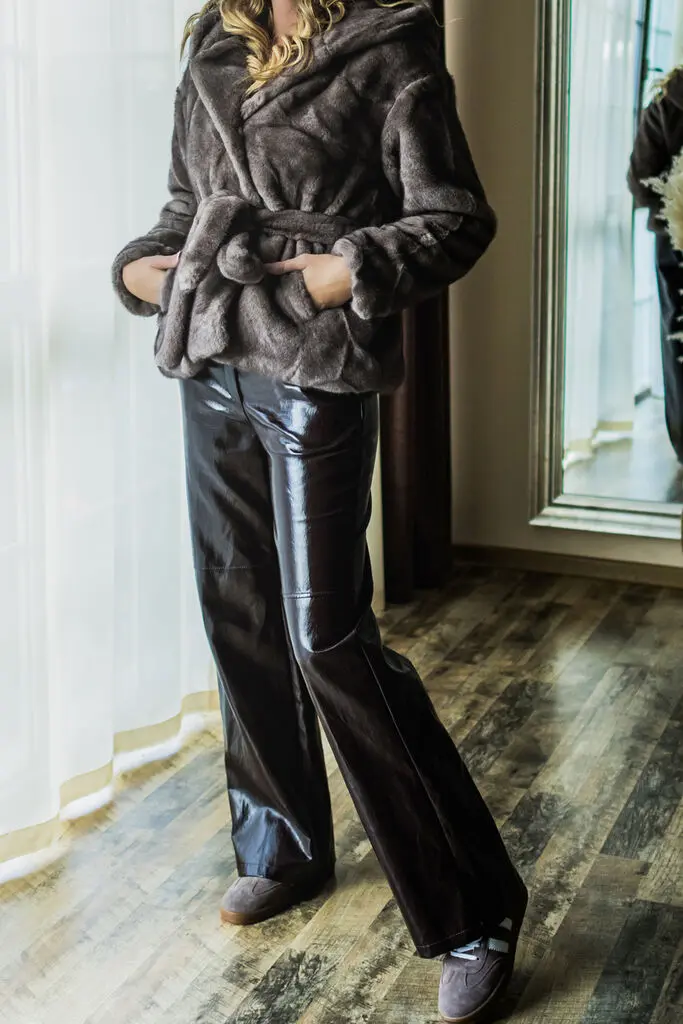 Obuća Trend Ženske pantalone Kira, Zvoncare, Braon
