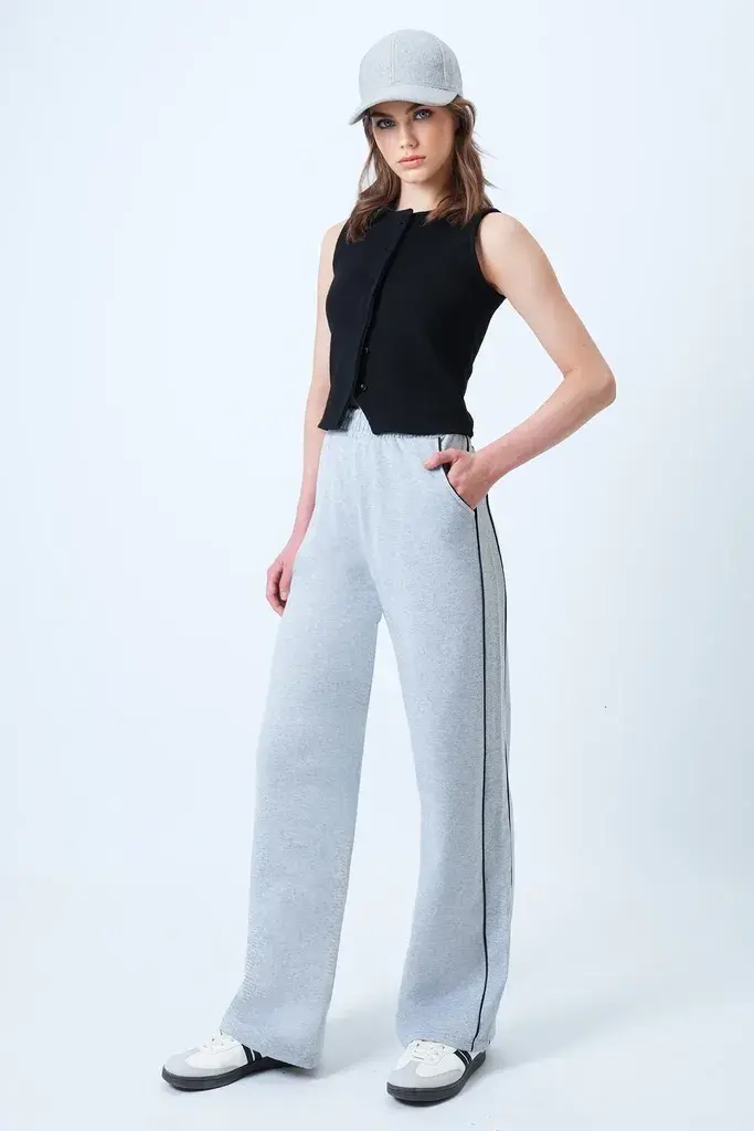 Trend Alacati Stili Ženske široke trenerka pantalone u sivoj melanž boji sa paspul detaljima i elastičnim pojasom Alc-X14611, Sivi melanž / Siva