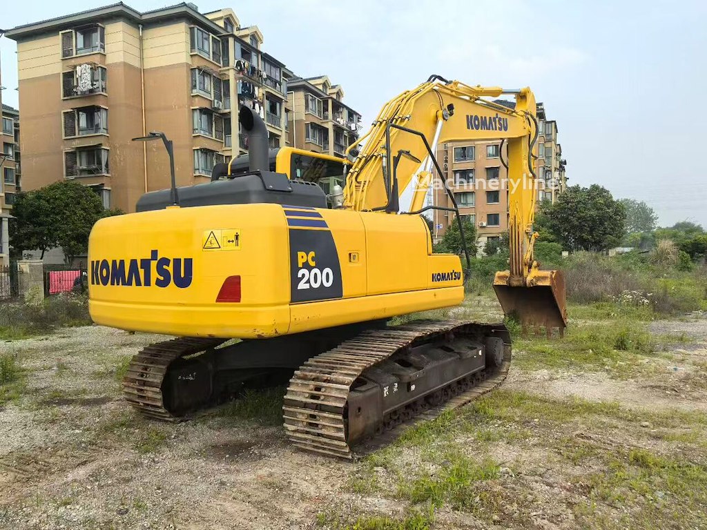 Komatsu PC200-8MO bager guseničar